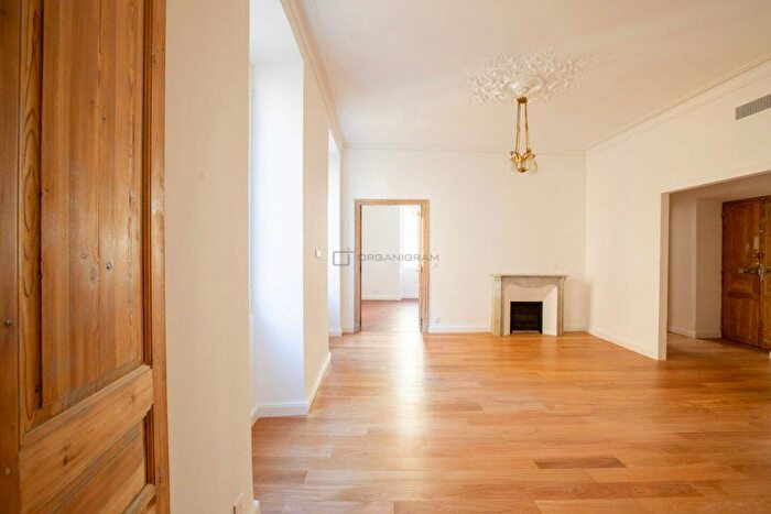 Appartement à louer - Centre Ville, Ajaccio - 6 pièces - 5 chambres