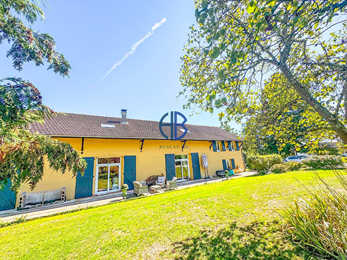 Maison à vendre - Faverges-de-la-Tour - 9 pièces - 5 chambres