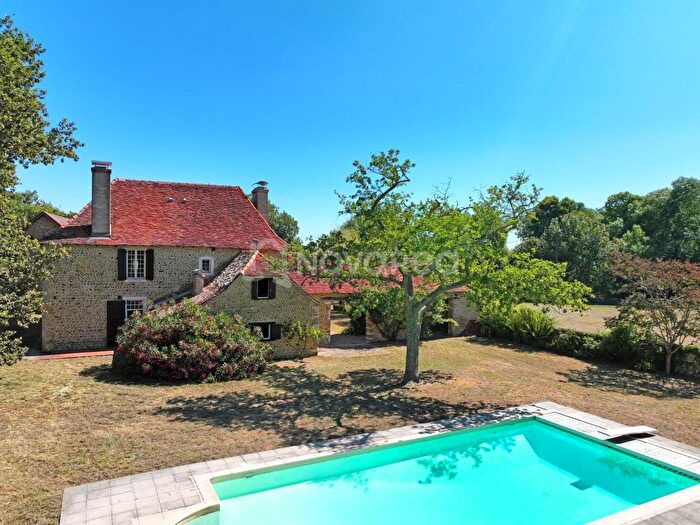 Maison 10 pièces à vendre à Buros