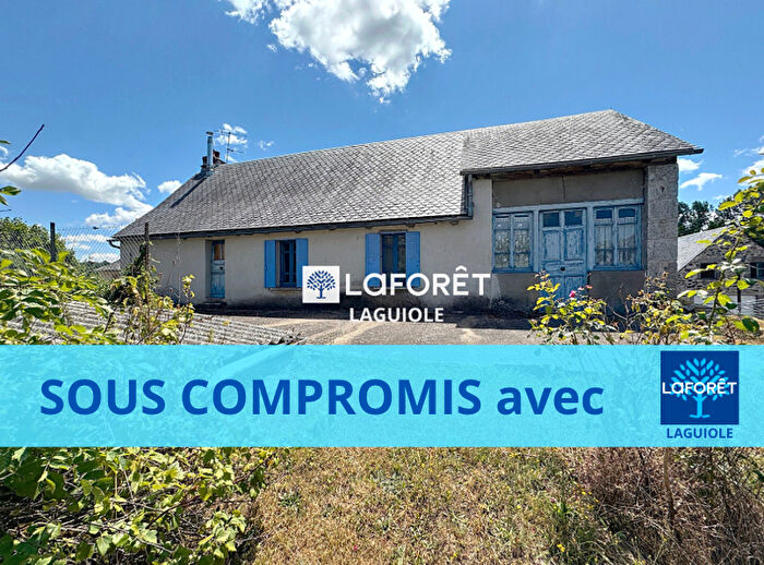 Maison à vendre - Sainte-Geneviève-sur-Argence - 6 pièces - 2 chambres