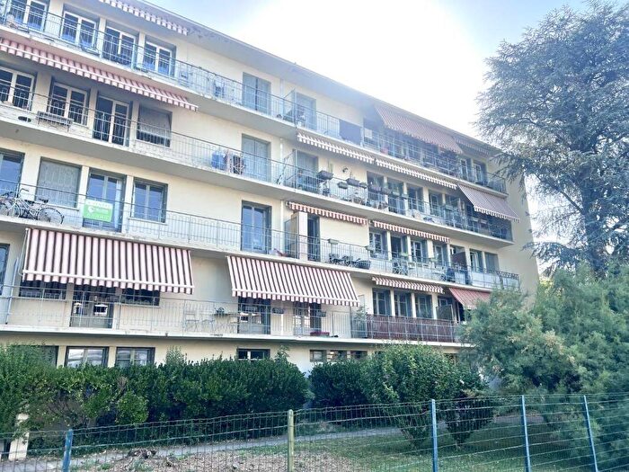 Quais de Saône, Caluire-et-Cuire : Appartement 1 pièce à louer