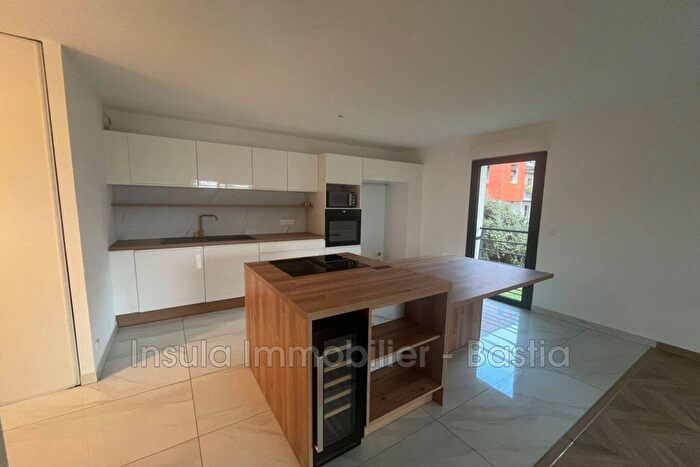 Appartement à louer - Lupino, Bastia - 3 pièces - 2 chambres