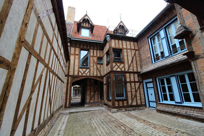 Appartement à louer - Troyes, Cathédrale - 1 pièce