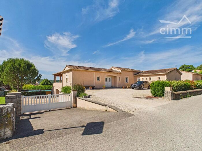 Maison 11 pièces à Chauzon, à vendre