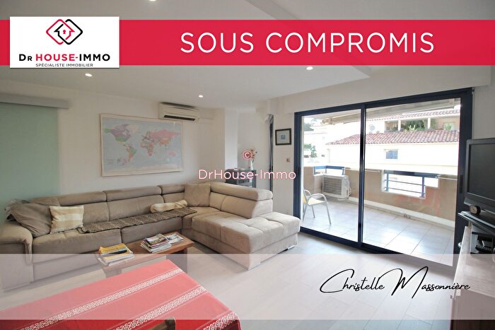 Appartement à vendre - Cavalaire-sur-Mer, Centre-ville - 3 pièces - 2 chambres