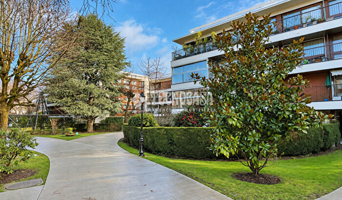Le Chesnay, Nouveau Chesnay : Appartement 5 pièces à vendre