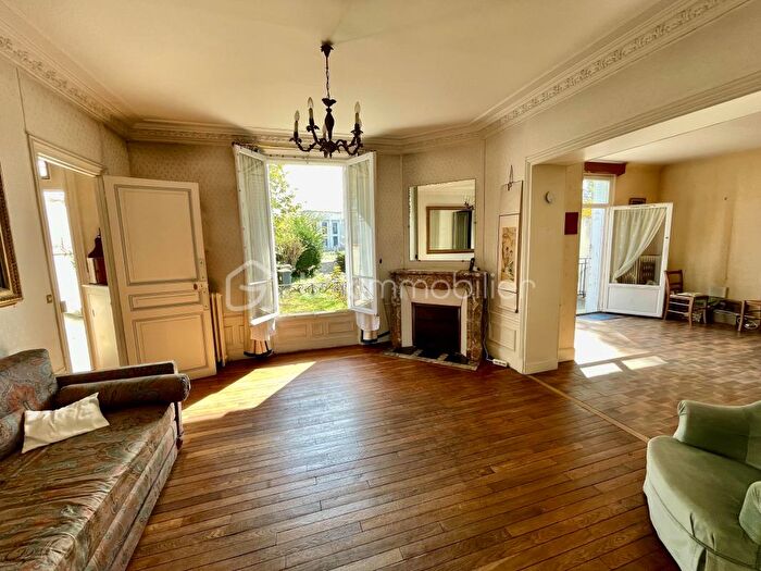 Maison à vendre - Melun, Rive de Seine, Sud - 7 pièces - 5 chambres