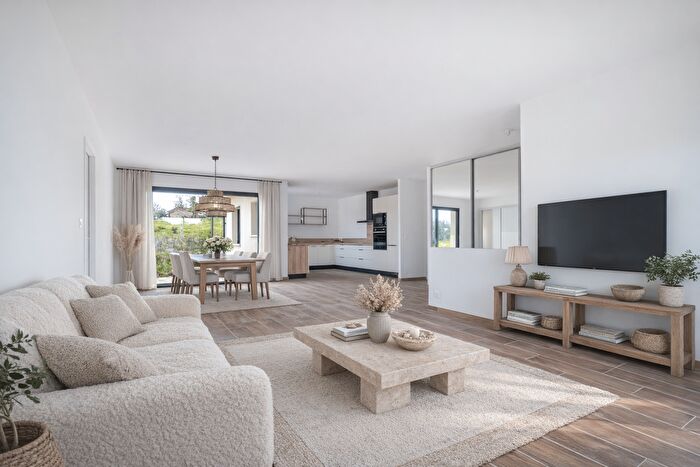 Maison à vendre - Saint-Gence - 5 pièces - 4 chambres