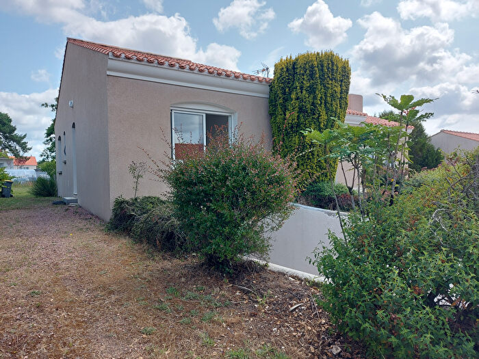 Maison à vendre - Coëx - 5 pièces - 3 chambres
