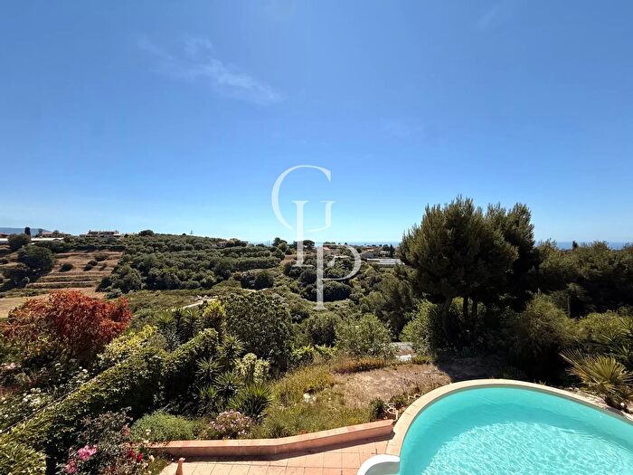 Maison 4 pièces à Cagnes-sur-Mer, Le Vallon des Vaux, La Campanette, Montaleigne, à vendre