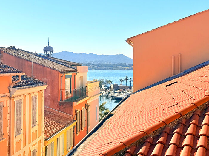 Appartement à vendre - Sanary-sur-Mer, Centre-ville, Port - 2 pièces - 2 chambres