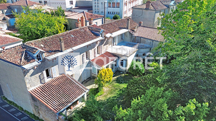 Maison 9 pièces à Bressuire, Centre-ville, à vendre