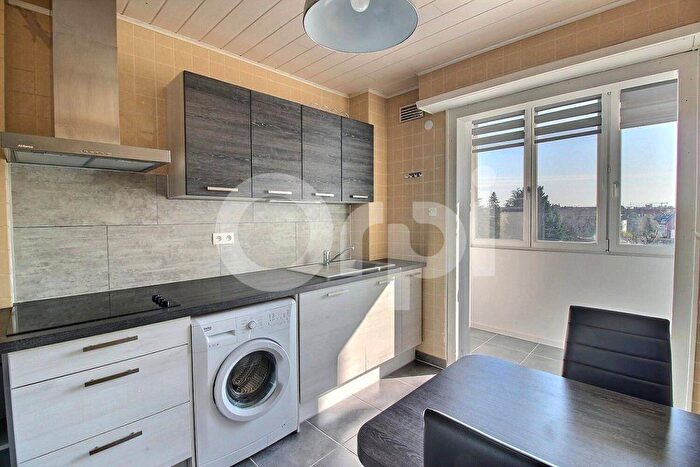 Appartement à louer - Neudorf Ouest Centre, Strasbourg - 3 pièces - 2 chambres