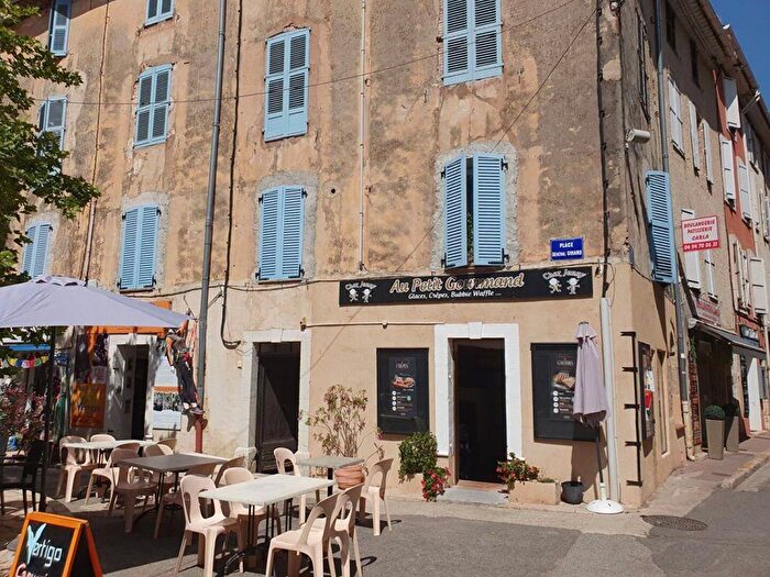 Appartement à louer - Aups - 3 pièces - 2 chambres