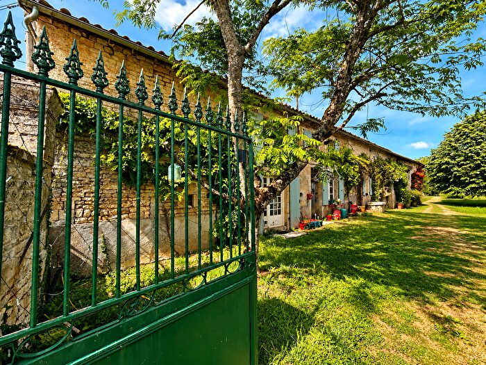 Maison 7 pièces à Sauzé-Vaussais, à vendre