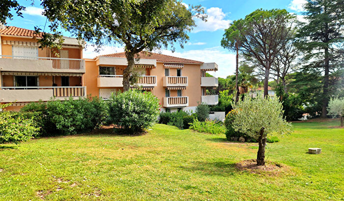 Appartement à vendre - Saint-Raphaël, Valescure, Vaulongue - 1 pièce