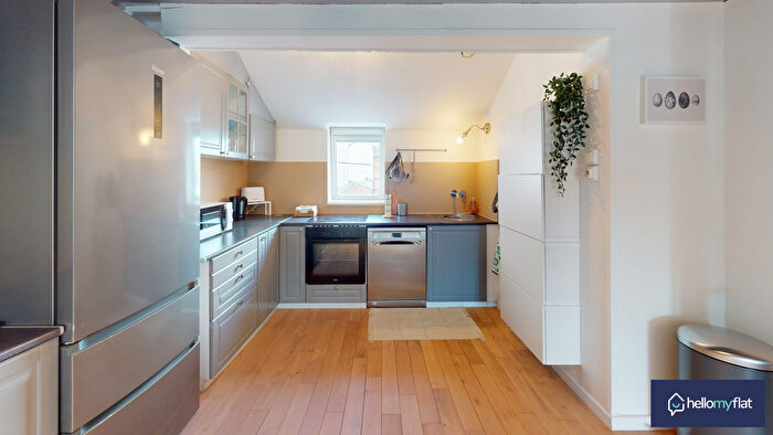 Appartement à louer - Reims, Jamin, Jaurès, Cernay, Epinettes - 4 pièces - 3 chambres