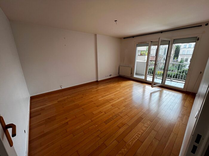 Appartement à louer - Thiais, Clury, Victor Hugo - 2 pièces - 1 chambre