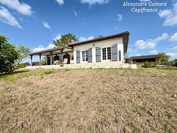 Saint-Martin-de-Lerm - Maison 5 pièces à vendre