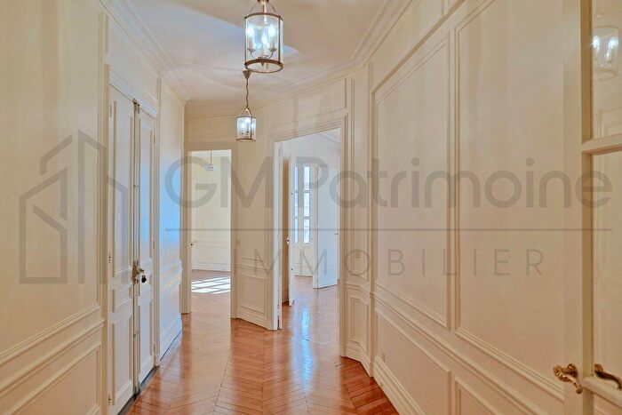 Appartement à louer - Gros Caillou, Paris ème arrondissement - 7 pièces - 4 chambres