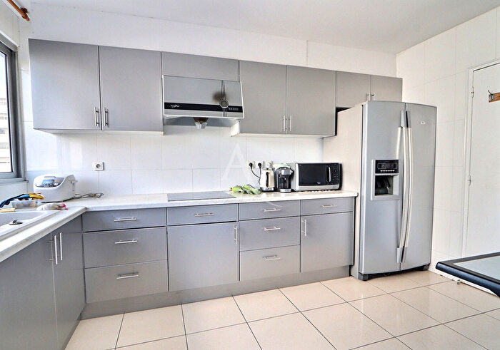 Appartement à vendre - La Courneuve, Verlaine - 5 pièces - 4 chambres