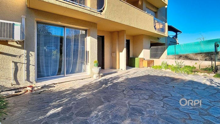 Ouest, Prades - Appartement 2 pièces à louer