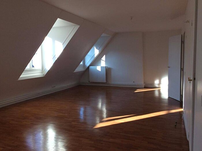 Appartement à louer - Porte Dauphine, Paris ème arrondissement - 5 pièces - 3 chambres