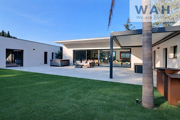 Maison à vendre - Nîmes, Vacquerolles, Golf - 6 pièces - 4 chambres