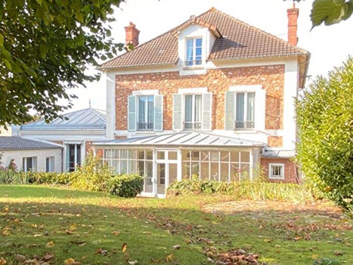 Le Coudray-Montceaux - Maison 12 pièces à vendre