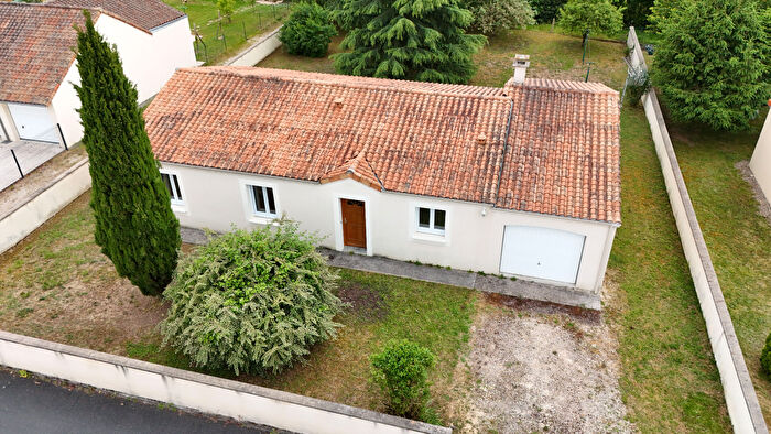 Maison à vendre - Croutelle - 6 pièces - 4 chambres