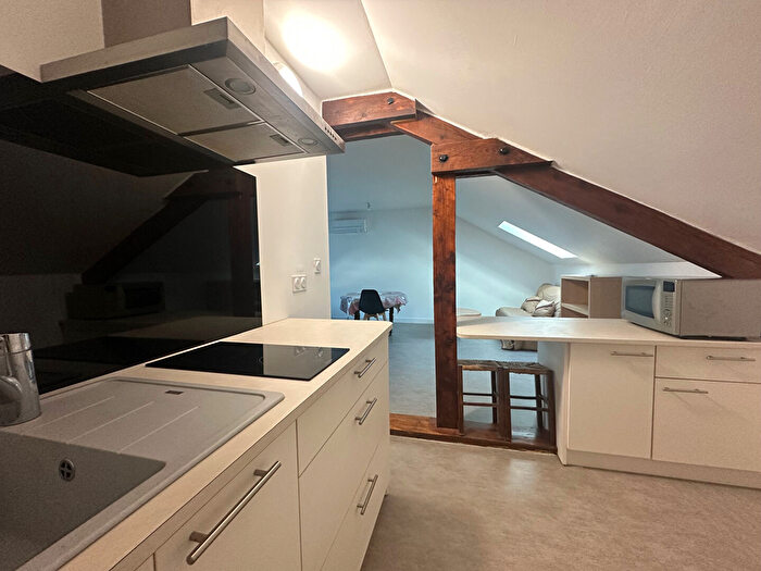 Appartement à louer - Brive-la-Gaillarde, Pont de La Bouvie, Gaubre, Estavel, Tujac - 1 pièce