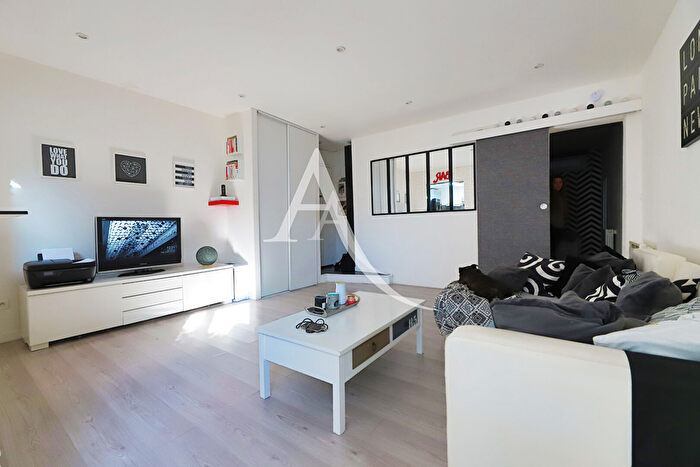 Appartement à vendre - Chatou, Ouest - 2 pièces - 1 chambre