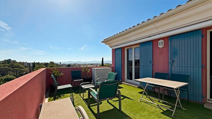 Appartement à vendre - Saint-Raphaël, Les Arênes - 4 pièces - 3 chambres