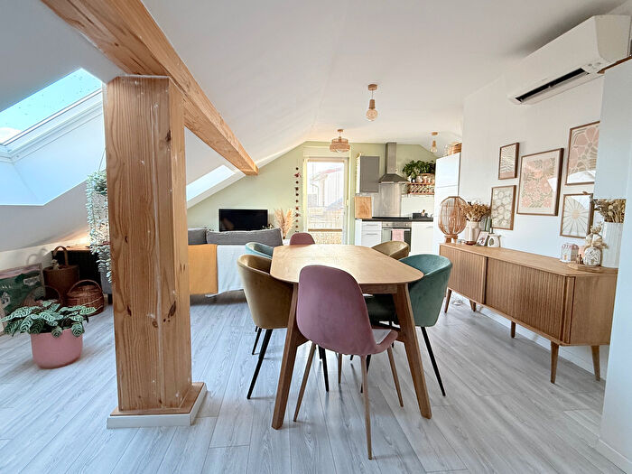 Appartement à louer - Pouilly - 3 pièces - 1 chambre