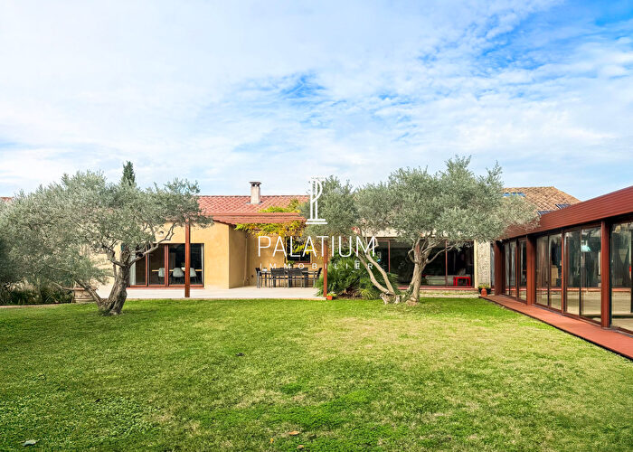 Maison à vendre - Sénas - 5 pièces - 4 chambres