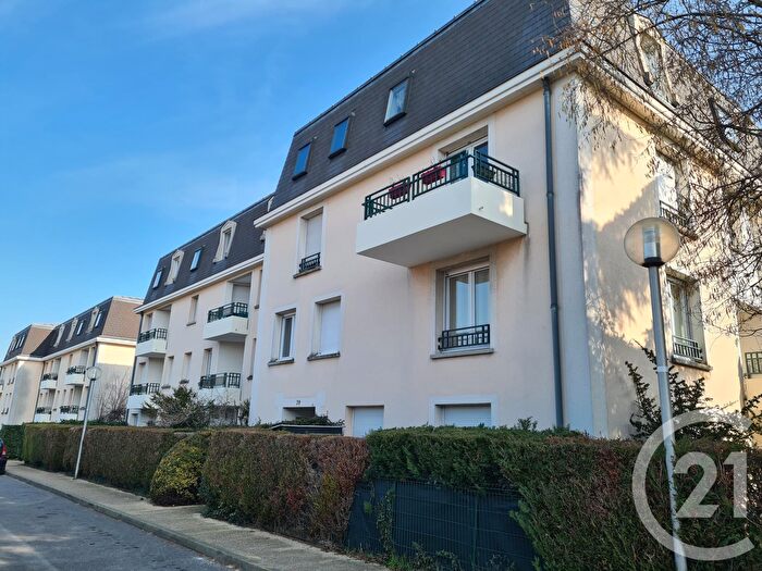 Appartement à louer - Pontault-Combault, Centre commercial - 2 pièces - 1 chambre