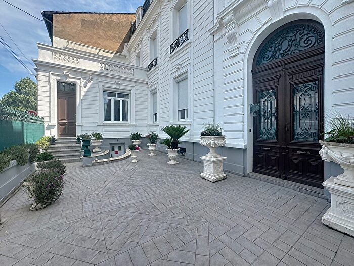 Maison à vendre - Mazamet - 11 pièces - 10 chambres