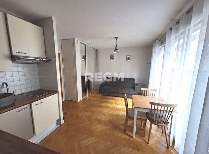 Lorette-Martyrs, Paris 9ème arrondissement : Appartement 1 pièce à louer