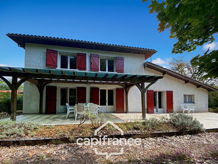 Maison à vendre - Saint-Aubin-de-Médoc - 7 pièces - 5 chambres