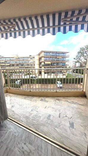 Appartement à louer - Saint-Laurent-du-Var, Bord de Mer, Port de Plaisance - 1 pièce