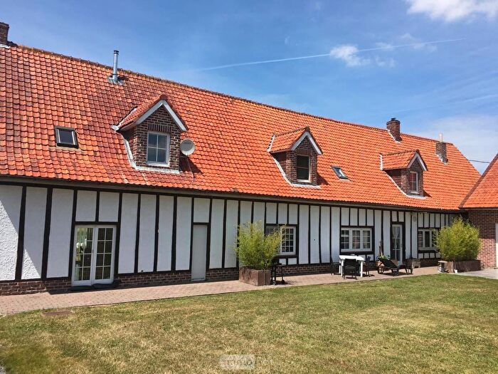 Steenvoorde : Appartement 4 pièces à louer
