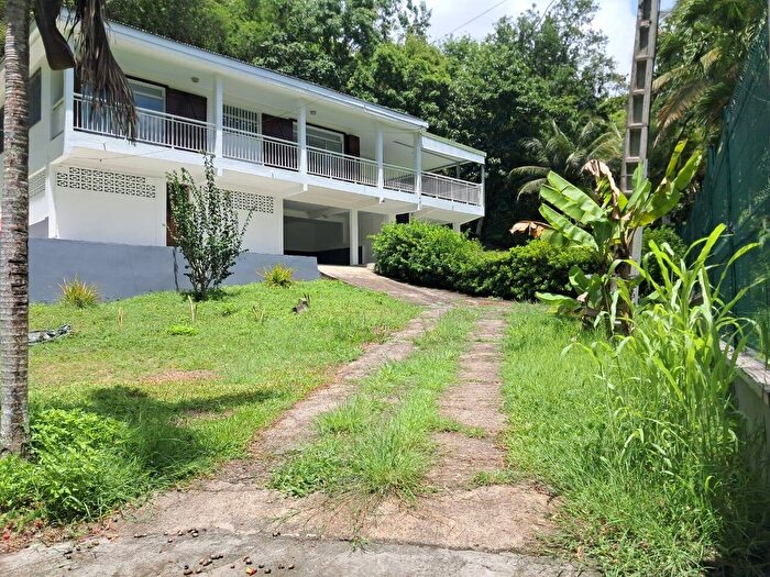 Maison à louer - Le Gosier - 5 pièces - 4 chambres