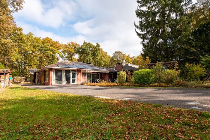 Maison à vendre - Lamorlaye - 8 pièces - 5 chambres