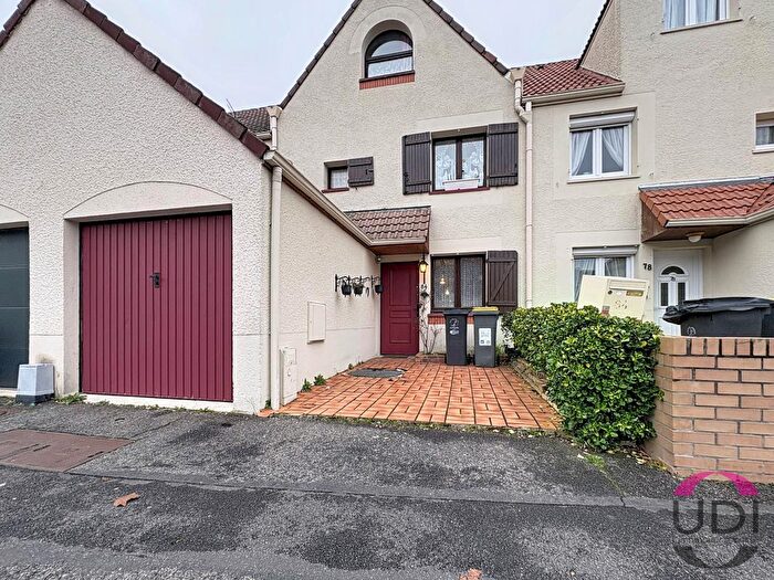 Maison à vendre - Le Mée-sur-Seine, Les Courtilleraies Sud - 5 pièces - 4 chambres