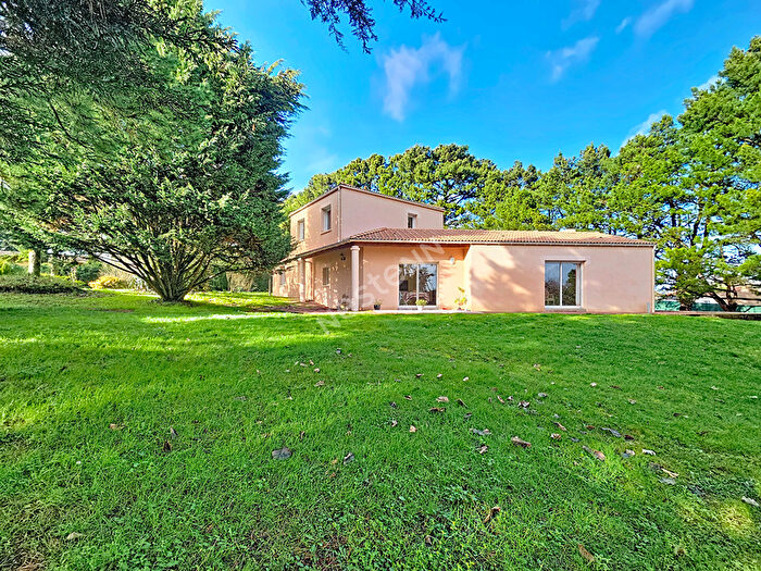 Maison à vendre - Cugand - 7 pièces - 4 chambres