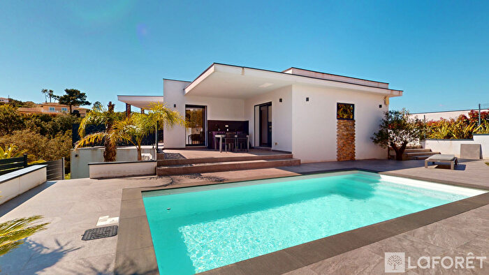 Maison à vendre - Fréjus, Saint-Aygulf - 5 pièces - 3 chambres