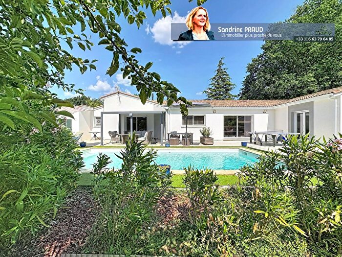 Maison 9 pièces à vendre à Coutras
