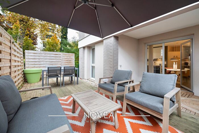 Appartement à vendre - Sathonay-Camp - 2 pièces - 1 chambre