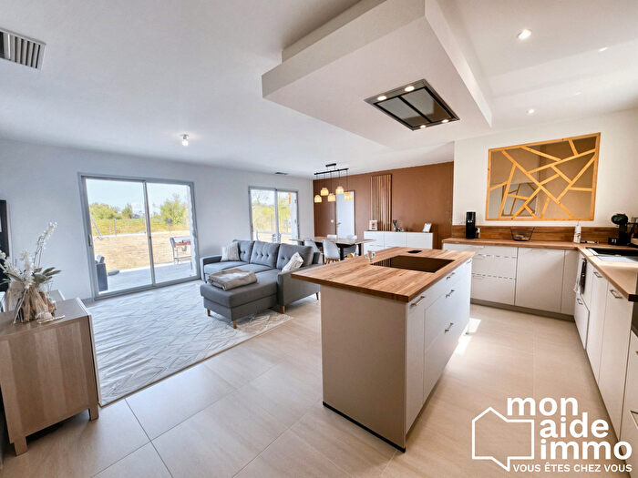 Maison à vendre - Saint-Seurin-sur-lIsle - 5 pièces - 3 chambres