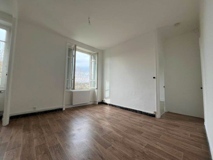 Appartement 4 pièces à louer à Saint-Vincent-de-Reins